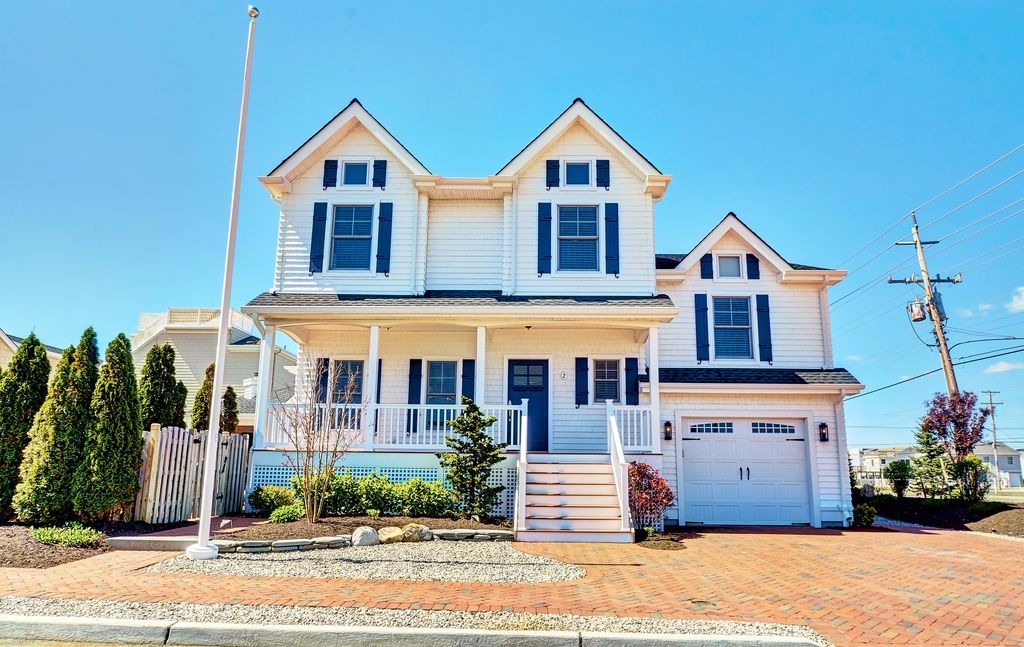 Terrific New Home With Salt Water Pool And Outdoor Kitchen