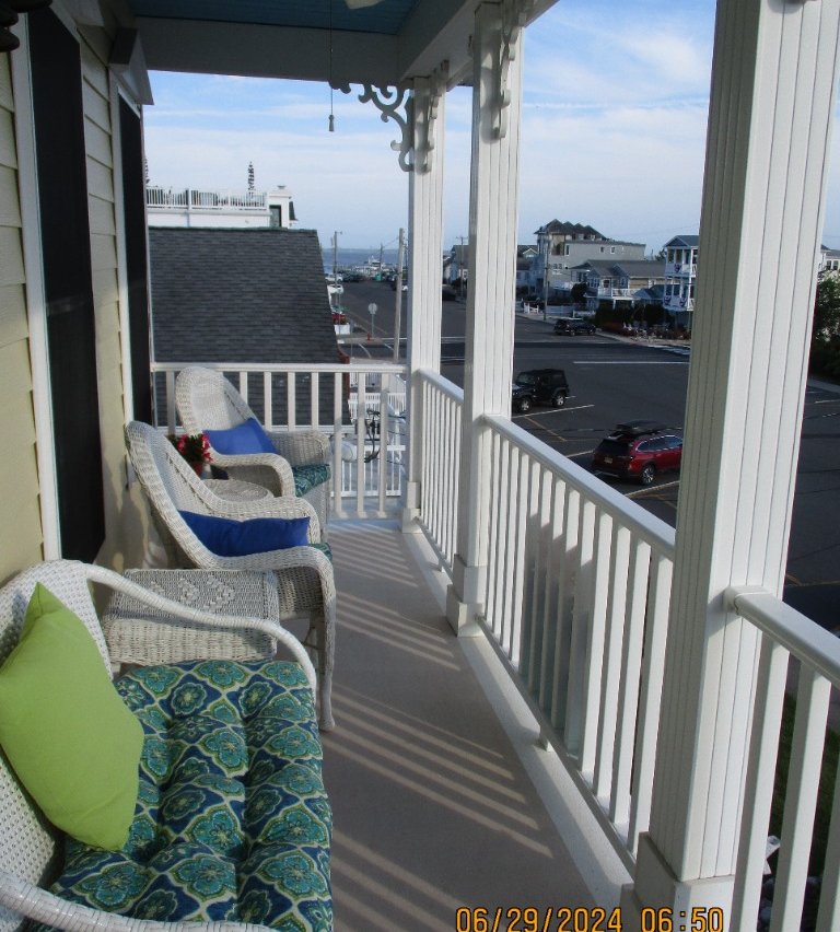 Key West Charm In The Heart Of Beach Haven