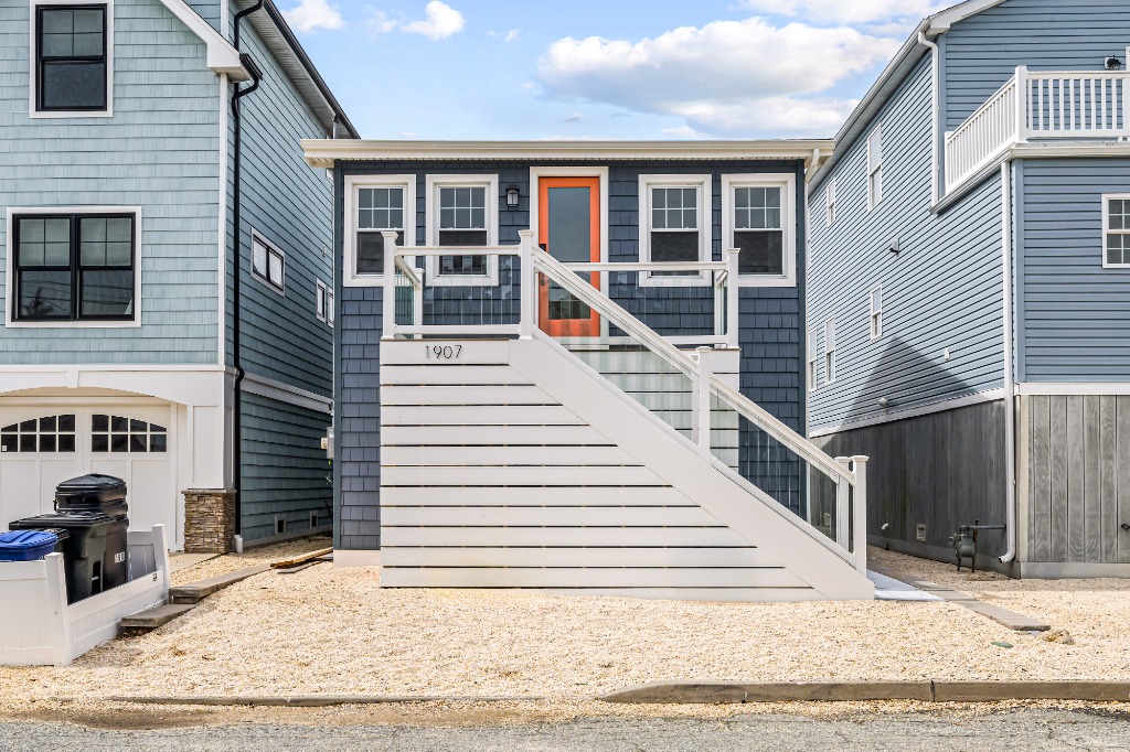 Charming Bayfront Cottage (2 BR 2 Bath) | Ship Bottom Rental